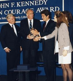 Profiles in arrogance and failure, not courage :: Jeff Jacoby